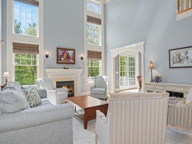 house with 5 bedroom, Boylston MA DLS102370541