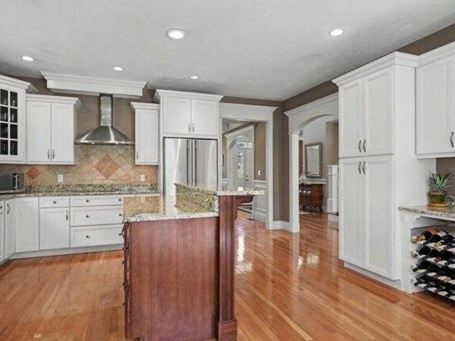 house with 5 bedroom, Boylston MA ES103436725