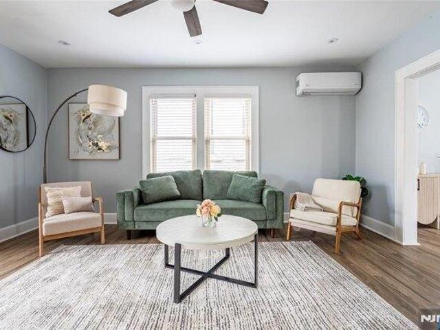 house with 5 bedroom, Bloomfield NJ ES104540709