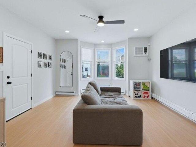 house with 5 bedroom, Bloomfield NJ ES104849511