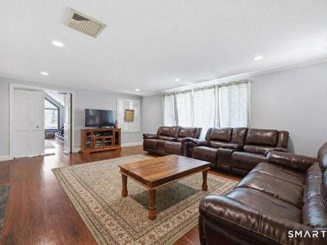 house with 5 bedroom, Bloomfield CT ES103073171