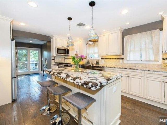 house with 5 bedroom, Bloomingdale NJ DS102728738