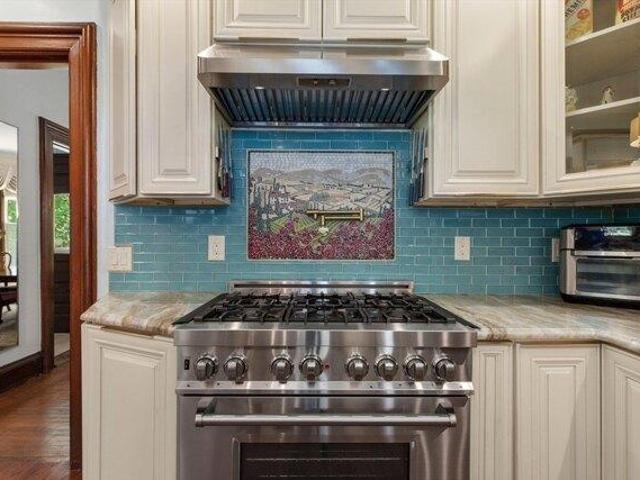 house with 5 bedroom, Blackstone MA ES104045439