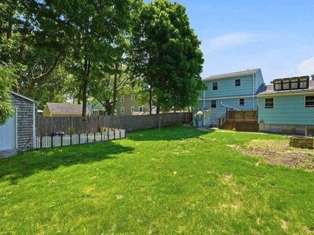 house with 5 bedroom, Brockton MA DLS103072315