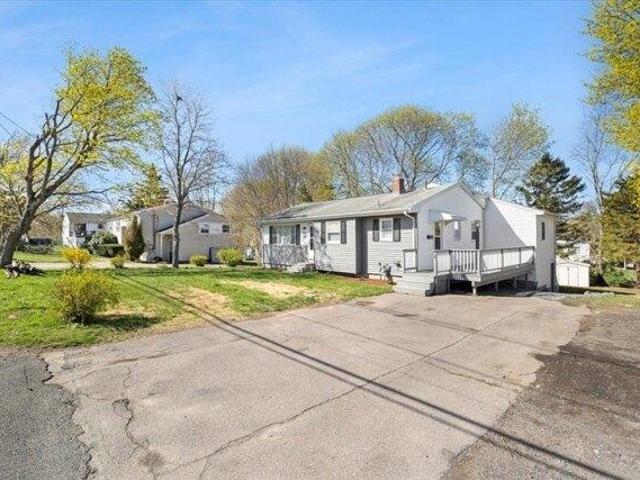house with 5 bedroom, Brockton MA ES102825550