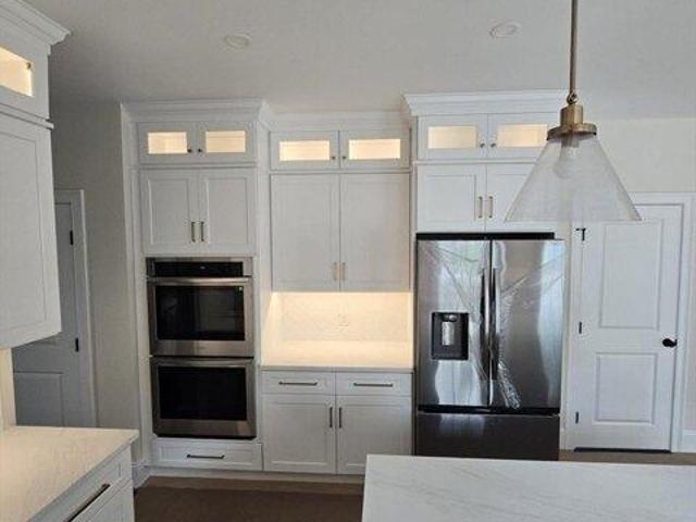 house with 5 bedroom, Brockton MA ES105059280