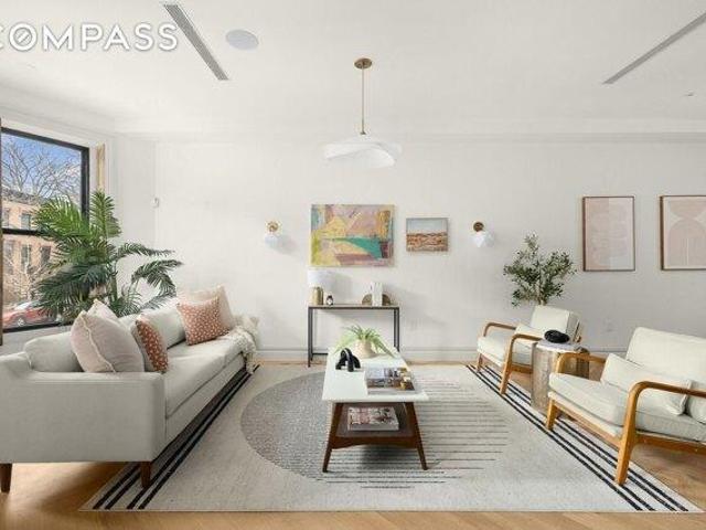 house with 5 bedroom, Brooklyn NY DLS101781188