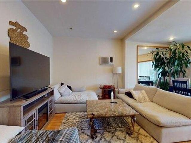 house with 5 bedroom, Brooklyn NY DLS101801256