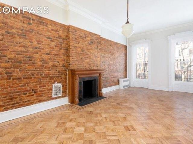 house with 5 bedroom, Brooklyn NY ES103619666