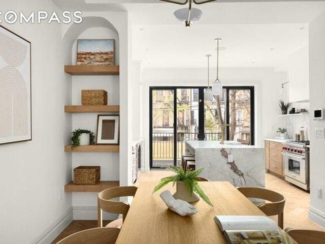 house with 5 bedroom, Brooklyn NY ES103622253