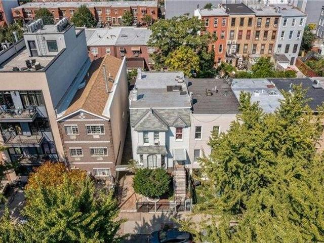 house with 5 bedroom, Brooklyn NY ES104904069
