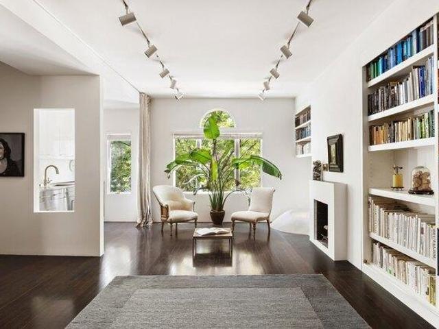 house with 5 bedroom, Brooklyn NY ES105206907