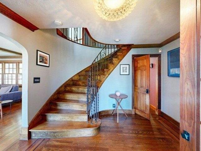 house with 5 bedroom, Brookline MA DLS102761688