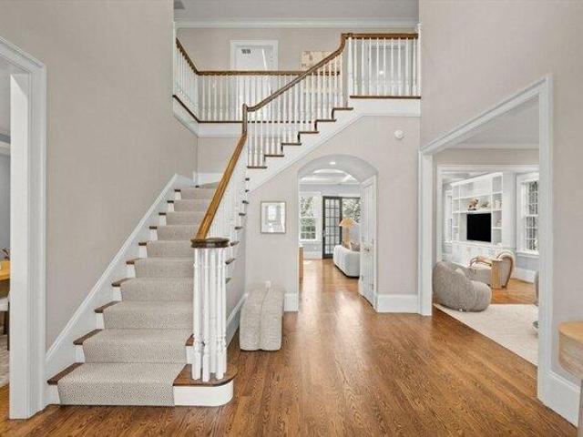 house with 5 bedroom, Brookline MA DS101799640