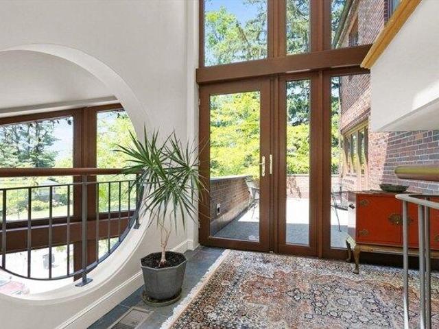 house with 5 bedroom, Brookline MA ES102960101