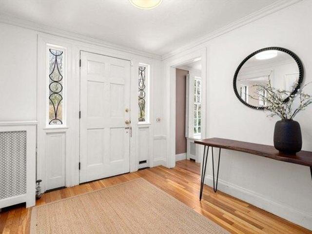 house with 5 bedroom, Brookline MA ES103017073