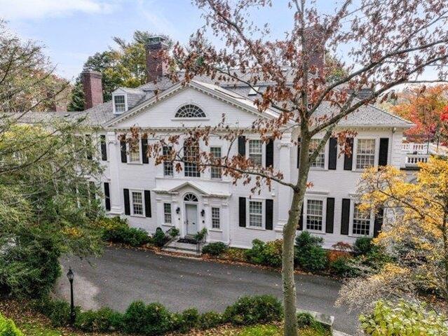 house with 5 bedroom, Brookline MA ES103037860