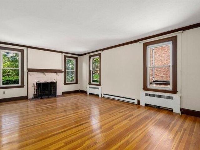 house with 5 bedroom, Brookline MA ES103224078