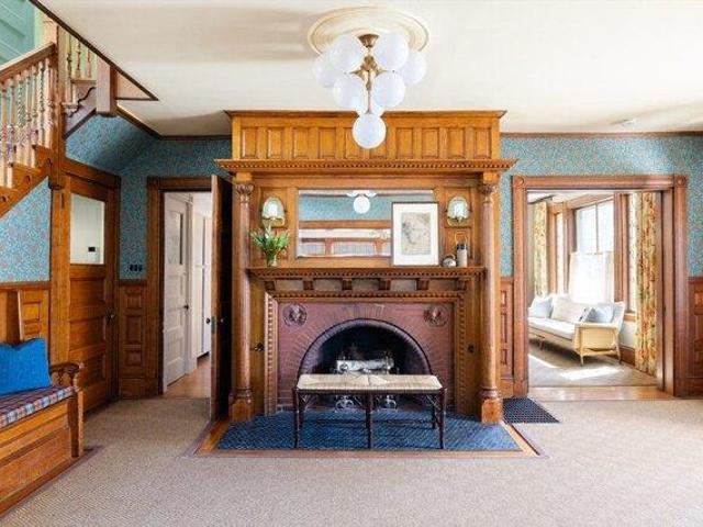 house with 5 bedroom, Brookline MA ES104809967