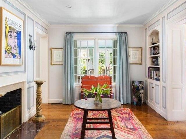 house with 5 bedroom, Brookline MA ES105403002