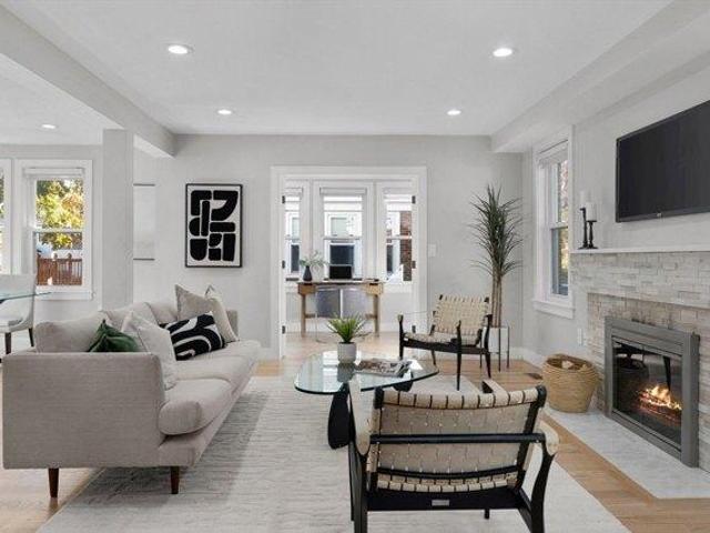 house with 5 bedroom, Brookline MA ES105117039