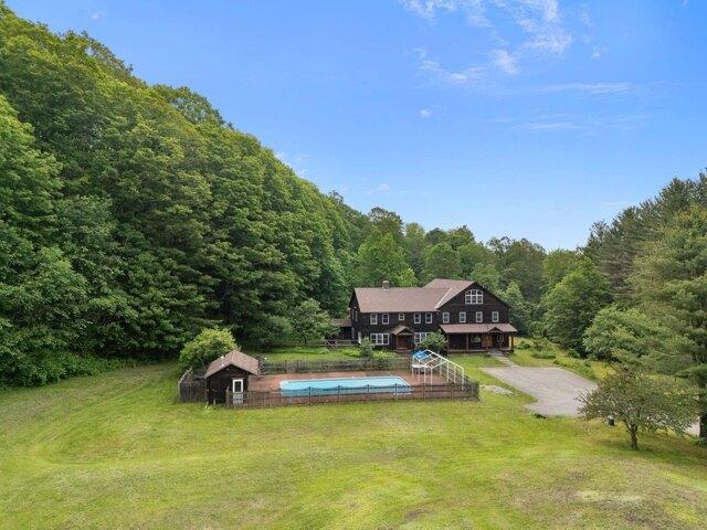 house with 5 bedroom, Brattleboro VT DS102727081