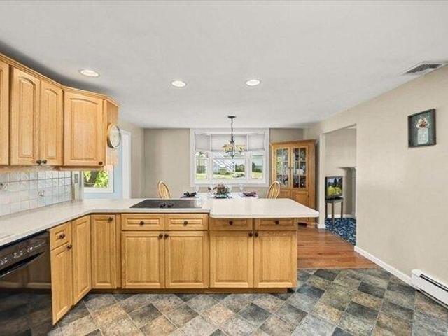 house with 5 bedroom, Braintree MA ES103622141