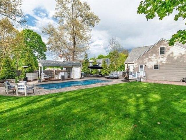 house with 5 bedroom, Braintree MA ES103017895