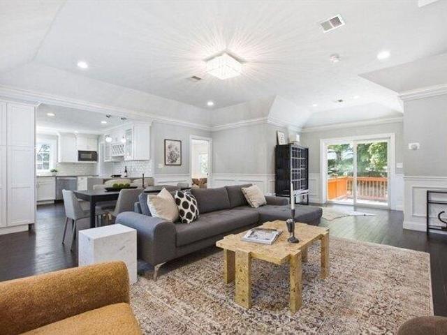 house with 5 bedroom, Braintree MA ES105081622