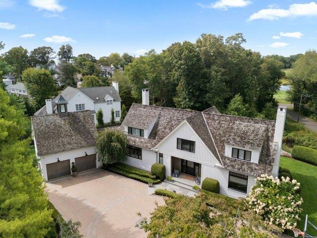 house with 5 bedroom, Branford CT DLS102027672