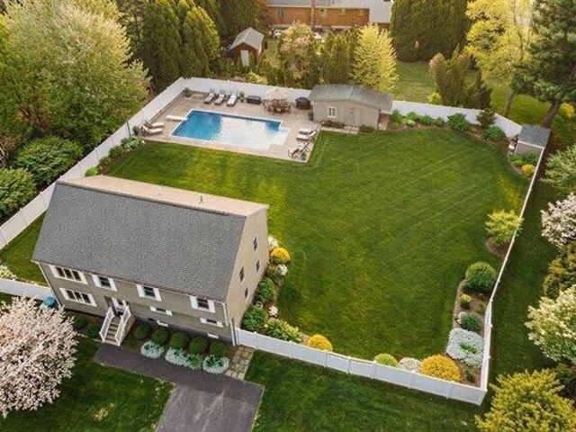 house with 5 bedroom, Bridgewater MA ES103222570