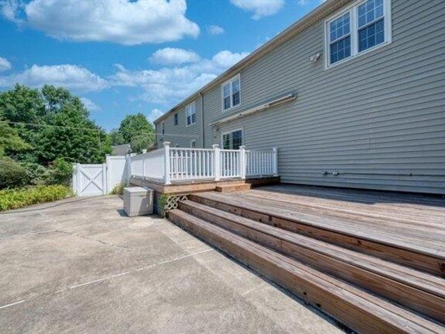 house with 5 bedroom, Bridgewater MA ES105207082