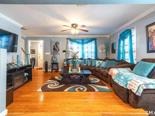 house with 5 bedroom, Bridgeport CT ES104263873