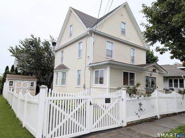 house with 5 bedroom, Bridgeport CT ES104296922