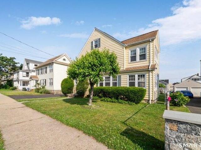 house with 5 bedroom, Bridgeport CT ES104606357