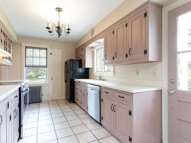 house with 5 bedroom, Brimfield MA ES105059652