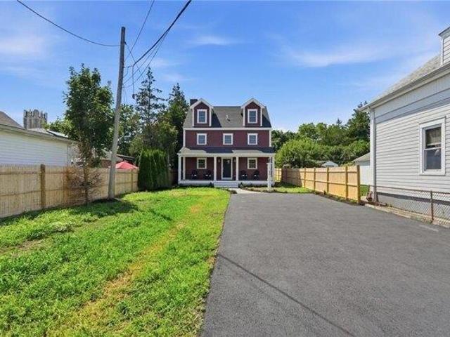 house with 5 bedroom, Bristol RI DS104407523