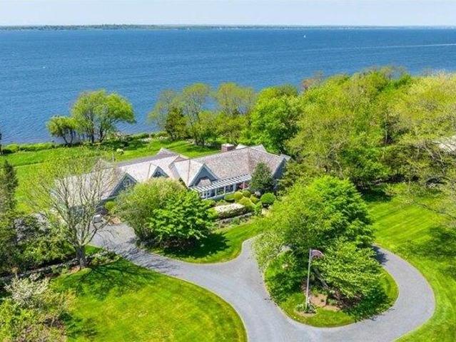 house with 5 bedroom, Bristol RI ES105109201