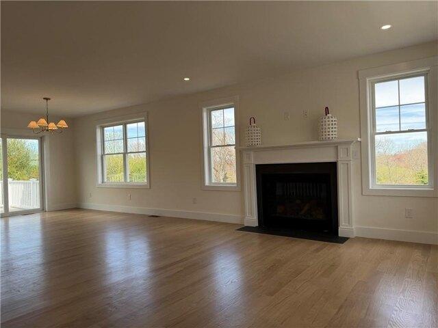 house with 5 bedroom, Bristol RI ES105233483