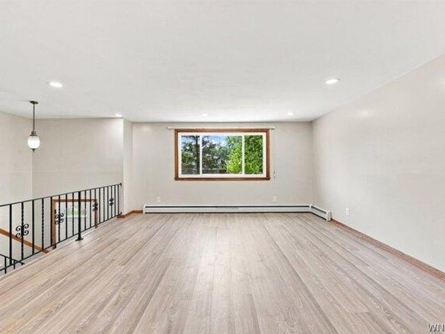 house with 5 bedroom, Buffalo NY ES104904869