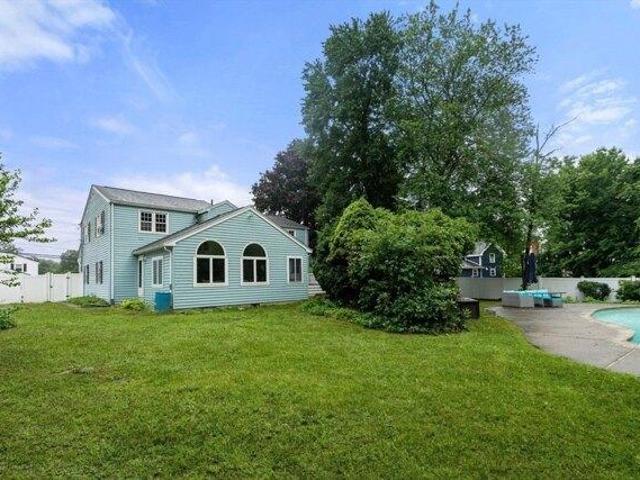 house with 5 bedroom, Burlington MA ES104045677
