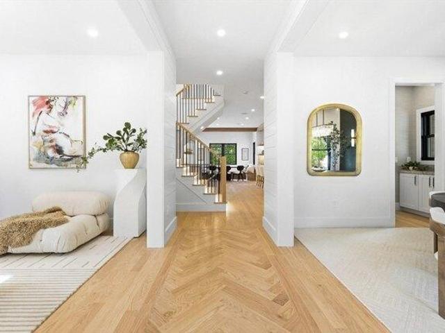 house with 5 bedroom, Burlington MA ES104235535