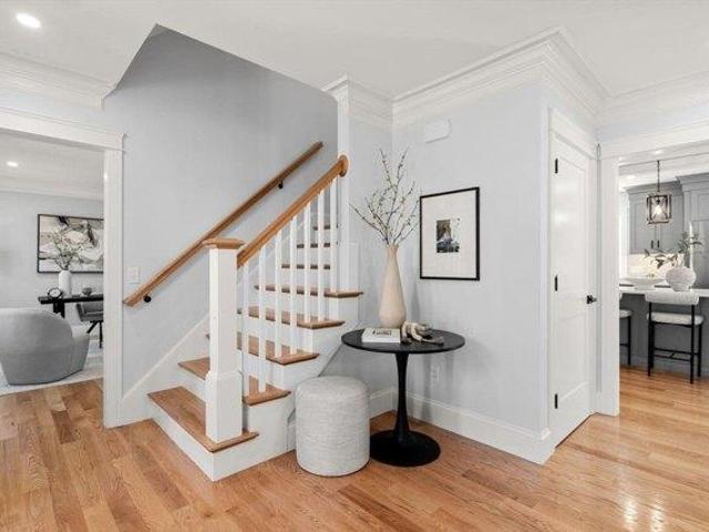 house with 5 bedroom, Burlington MA ES104870306