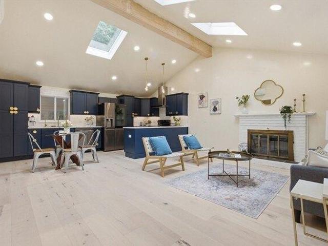 house with 5 bedroom, Burlington MA ES104947255