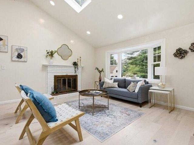 house with 5 bedroom, Burlington MA ES105206884