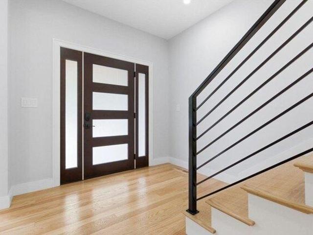 house with 5 bedroom, Burlington MA ES103663628
