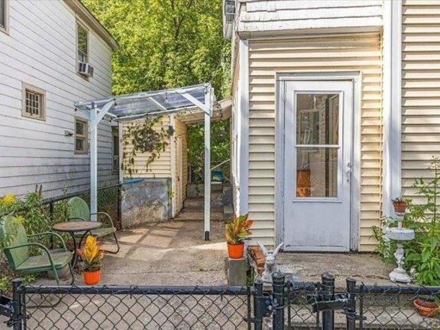 house with 5 bedroom, Burlington VT ES105106928