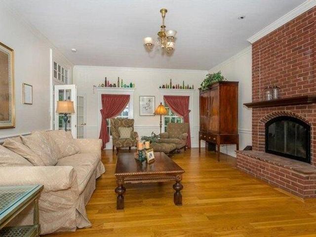 house with 5 bedroom, Canton MA ES105172971