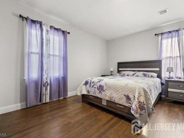 house with 5 bedroom, Carteret NJ ES105206525