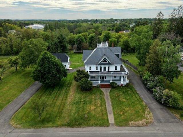 house with 5 bedroom, Caribou ME ES104947258
